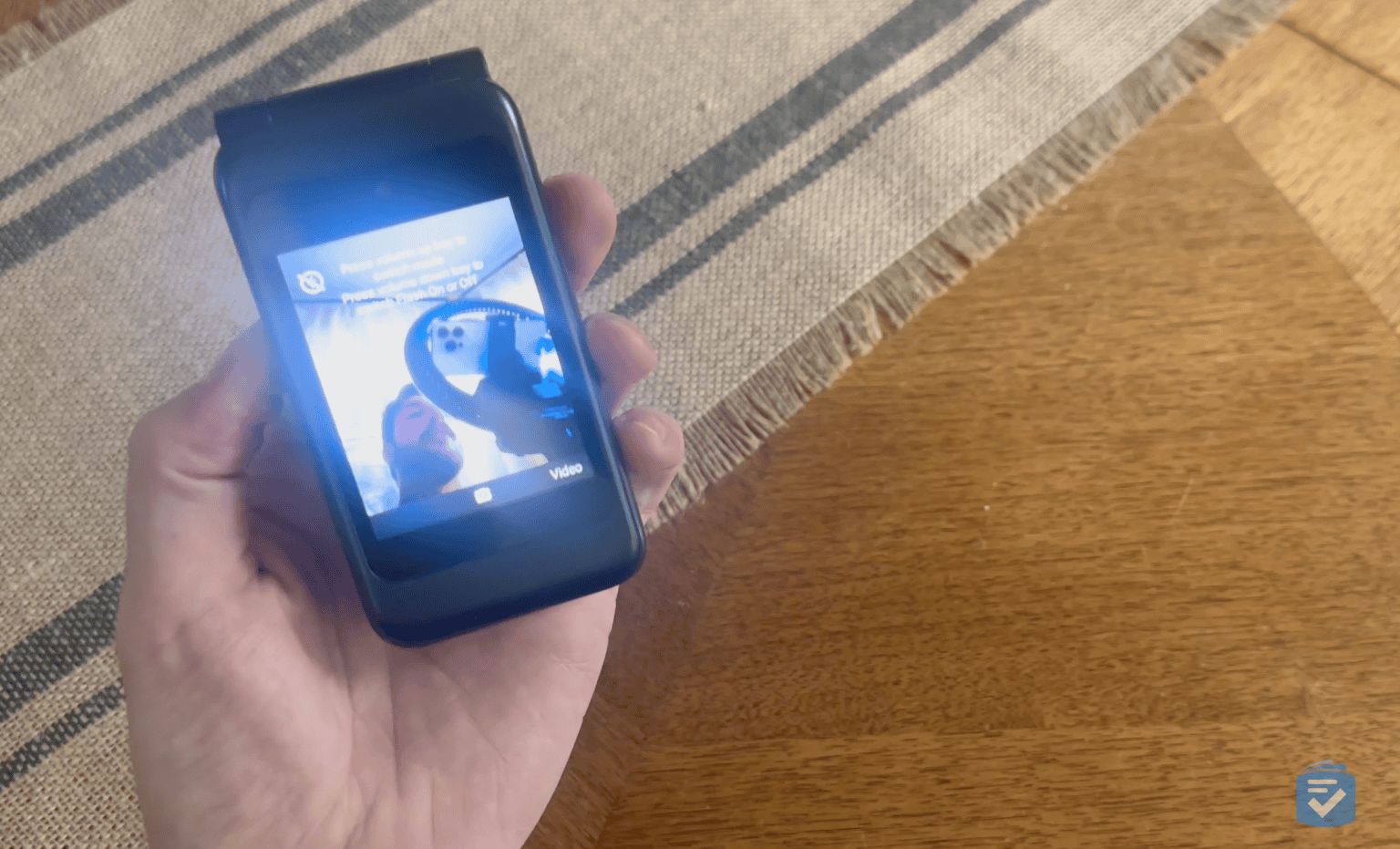 Iris Easy Flip Review, a Hands-On Test